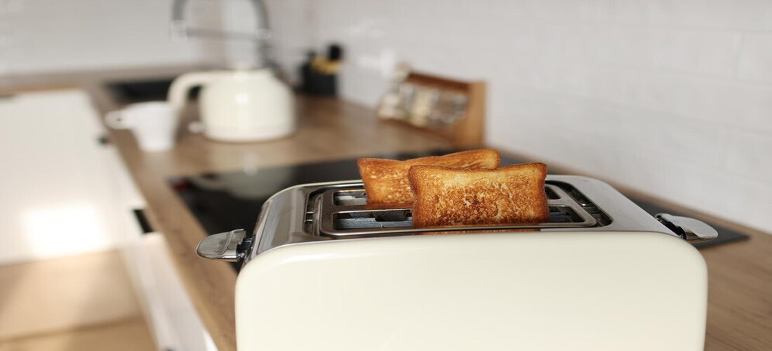 Tips to Clean and Maintain Pop-Up Toaster